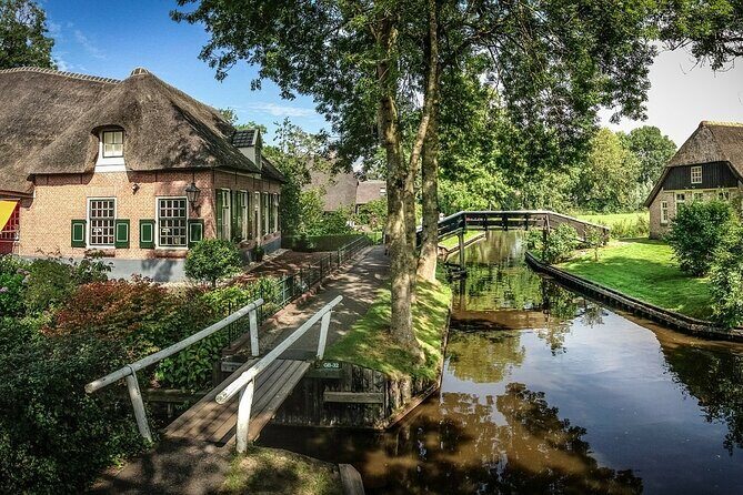 Private transfer from Giethoorn to Amsterdam - In-Depth Look at the Experience