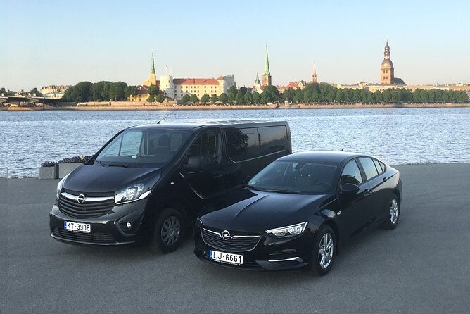 Private Transfer from Hotel to Riga Airport with English speaking driver - Key Points