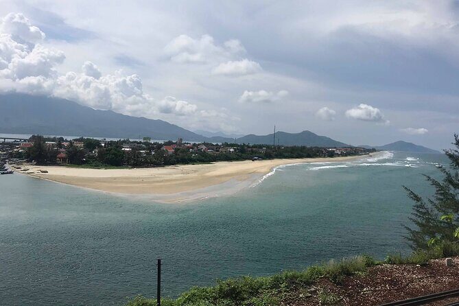 Private Transfer From Hue to Hoi An with Sightseeing - FAQ