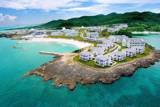 Private Transfer from Jamaica (MBJ) Airport to Falmouth - An Honest Look at the Transfer Experience