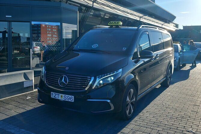 Private Transfer from Keflavik Airport to Reykjavik/surrounding - Key Points