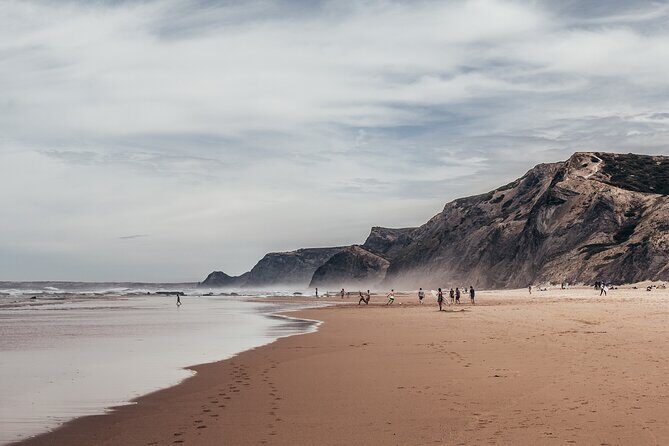 Private transfer from Lisbon to Faro with 2 hours for sightseeing - Key Points