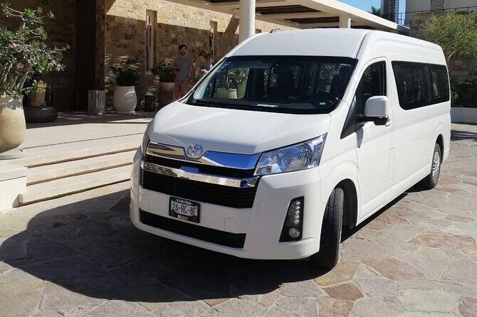 Private Transfer from Los Cabos Airport to Cabo San Lucas - The Experience in Detail