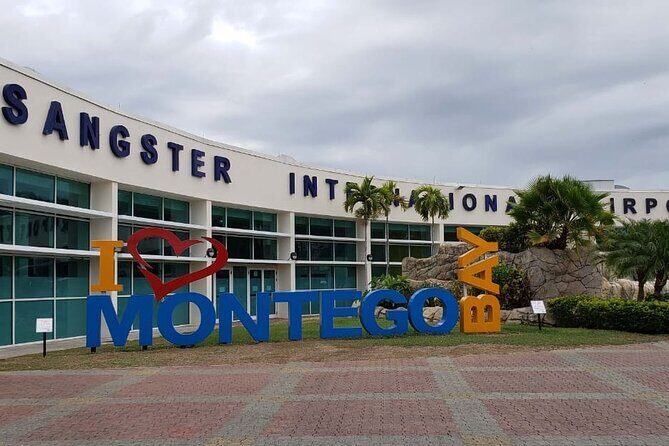 Private Transfer from Montego Bay Airport to Ocho Rios Hotels - Key Points