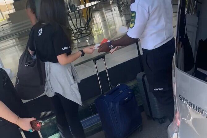 Private Transfer From or To Airport to Grand Palladium - Meeting Points and Ease of Access