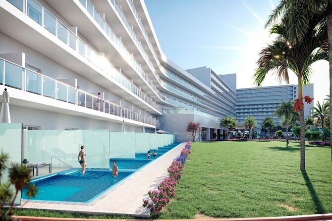 Private Transfer From or To Airport to Riu Palace Aquarelle - Reliable and Comfortable Transportation in Montego Bay