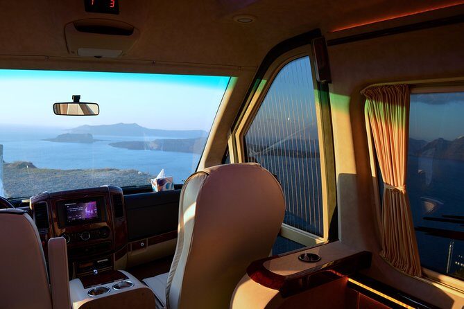 Private Transfer , from or to Santorini Airport / Port / Hotel - The Pickup Experience
