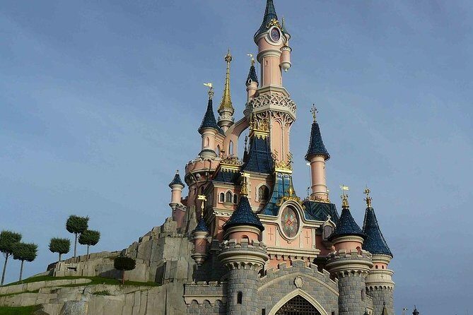 Private Transfer from Paris City to Disneyland Paris by MiniVan - A Detailed Look at the Experience