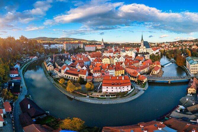 Private Transfer from Prague to Cesky Krumlov, English-speaking driver - The Sum Up