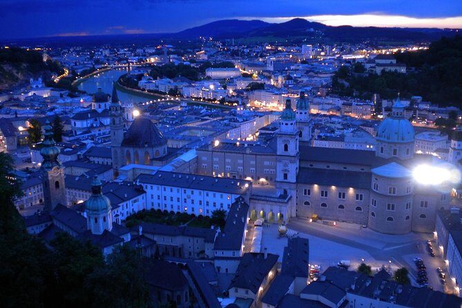 Private Transfer from Prague to Salzburg with 2h of Sightseeing, Local Driver - A stress-free way to travel from Prague to Salzburg