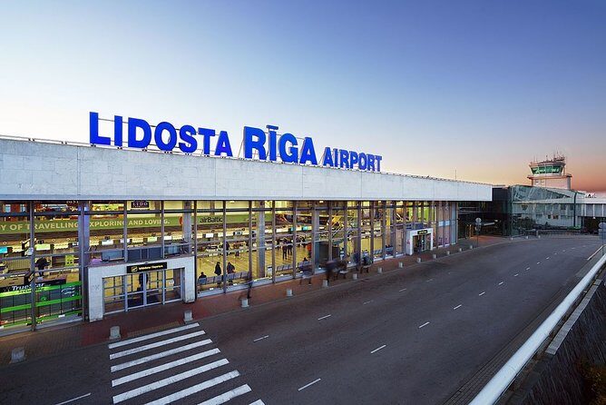 Private Transfer From Riga Airport To Riga City Center - Key Points