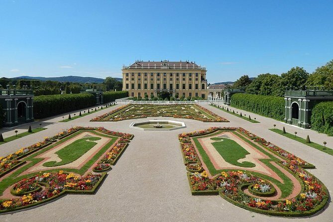 Private transfer from Salzburg to Vienna, 2 hours for sightseeing - Overall Experience: Who Is It Best For?