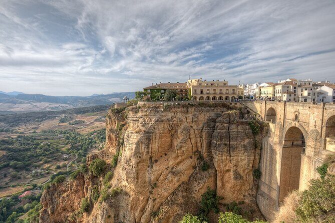 Private Transfer from Sevilla to Granada stopping in Ronda - Key Points