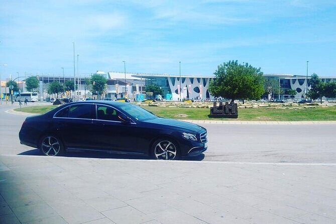 Private Transfer from Sitges to Barcelona Airport - The Sum Up