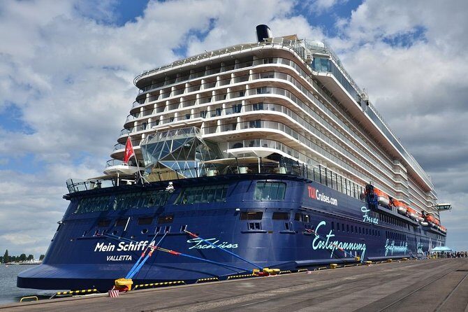 Private Transfer From the Port Gdynia to Gdansk Old Town - The Whole Experience in Detail