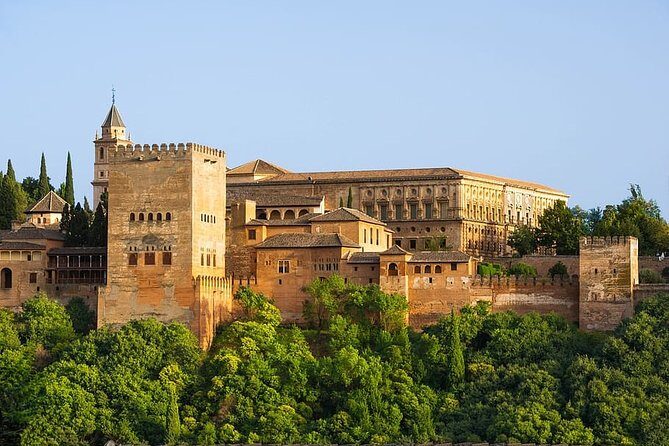 Private transfer from/to Seville to/from Granada with optional stop in Cordoba - The Sum Up