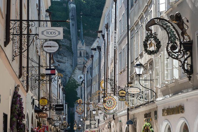 Private transfer from Vienna to Salzburg with 3h Sightseeing stop in Hallstatt - FAQ