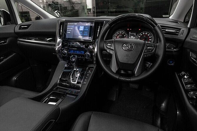 Private Transfer Hong Kong City to Hong Kong Airport HKG by Van - Key Points