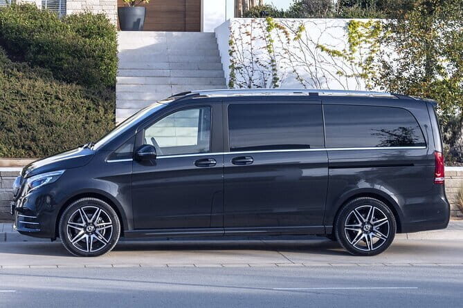 Private Transfer: London to Luton Airport LTN by Luxury Van - Key Points