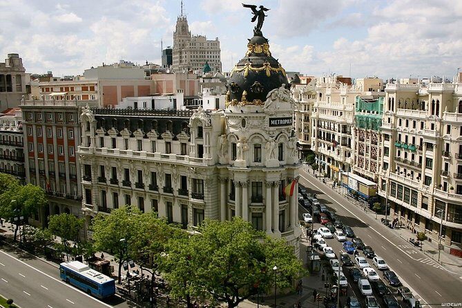Private Transfer: Madrid to Madrid Airport MAD in Luxury Van - Who Will Love This Service?