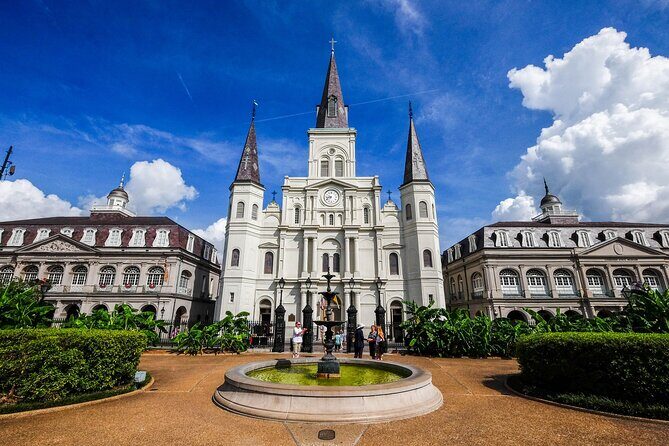 Private Transfer: New Orleans to Louis Armstrong Airport MSY in Luxury SUV - The Vehicle and Its Impact on Your Journey