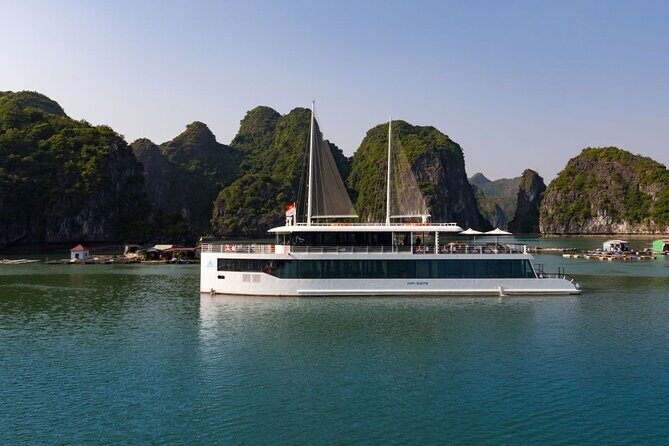 Private Transfer on Expressway & Luxury Cruise 07 Hours on Bay - What Travelers Say