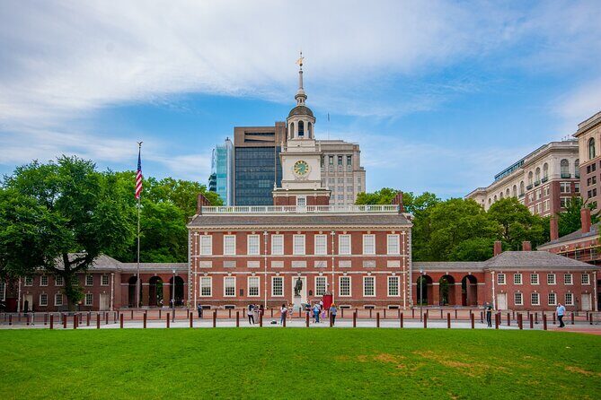 Private Transfer: Philadelphia Airport PHL to Philadelphia in Business Car - What Makes It a Good Value?