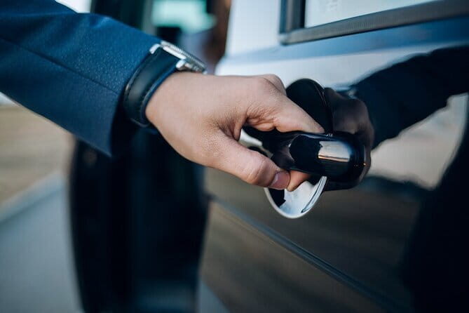 Private Transfer: Phnom Penh's Hotel or Airport to Sihanouville - FAQ