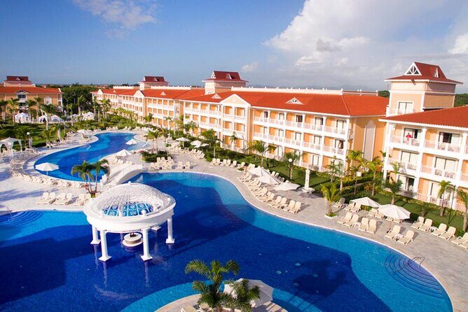 Private Transfer Punta Cana Airport to/from Bahia Principe Aquamarine - A Detailed Look at the Private Transfer from Punta Cana Airport to Bahia Principe Aquamarine