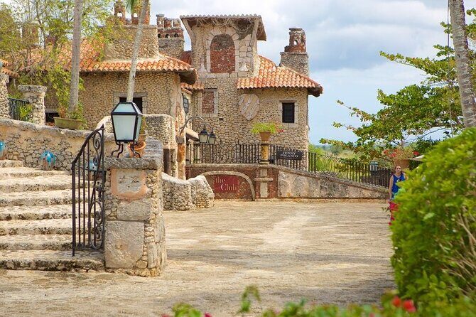 Private Transfer: Punta Cana or Bavaro to Punta Cana Airport PUJ in Van - Who This Transfer Service Is Best For