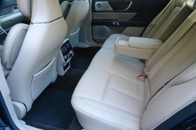 Private Transfer: San Antonio Airport to San Antonio by Sedan, SUV or Minibus - Authentic Traveler Experiences