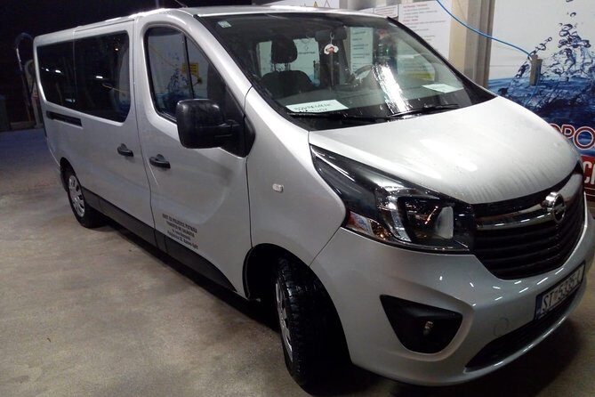 Private Transfer: Split airport to Makarska (any hotel or apartment) up to 8 pax - Comfortable, Stress-Free Travel from Split Airport to Makarska