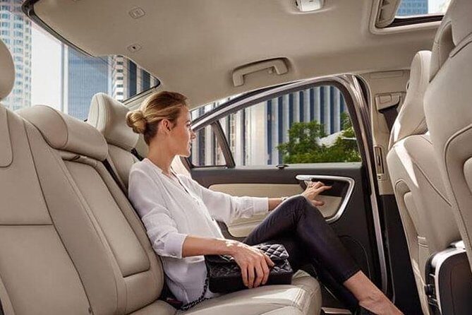 Private Transfer:- Toronto Pearson Airport to Waterloo Black Car Service - Detailed Breakdown of the Experience