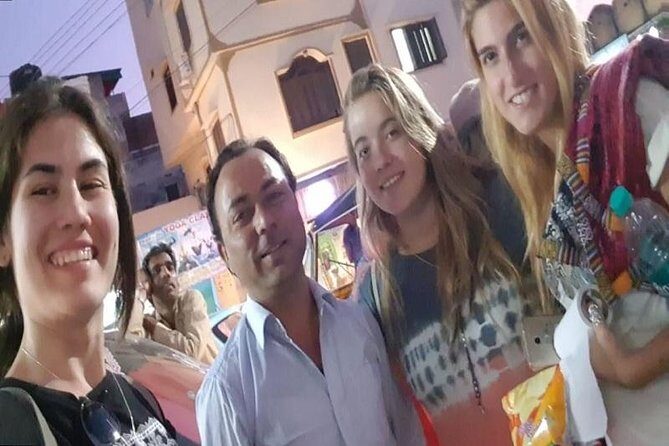 Private Transfer Udaipur to Ahmedabad by AC Car - Key Points