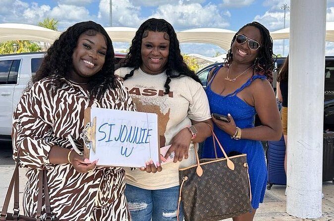 Private Transport from Cancun Airport to Puerto Aventuras Hotels - The Pickup Experience