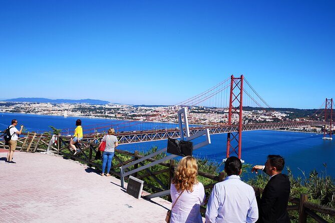 Private Trip to Arrábida Natural Park, Palmela Castle and Setúbal - Exploring Lisbon’s Gateway to Nature and Culture
