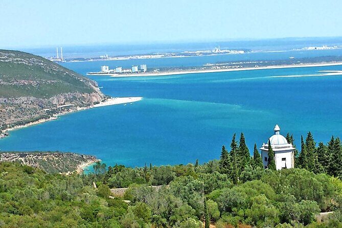 Private Trip to Arrábida Natural Park, Palmela Castle and Setúbal - The Fort of São Filipe and the Stunning Coastline