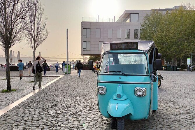 Private Tuk Tuk Tour 1h30 to Lisbon - Why Choose a Tuk Tuk Tour in Lisbon?