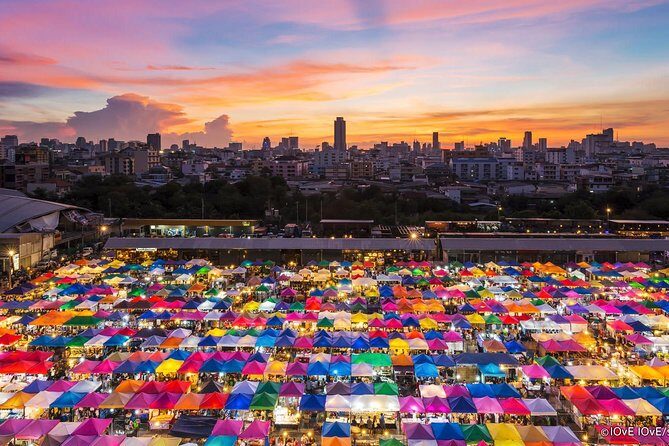 Private Tuk Tuk Tour at Bangkok : Evening with Local Host - Authenticity and Local Flavour