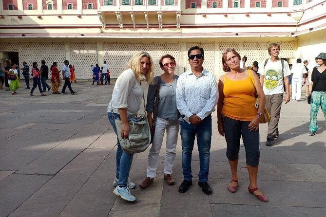 Private Tuk-Tuk Tour of Jaipur with Guide - Authenticity and Cultural Insights