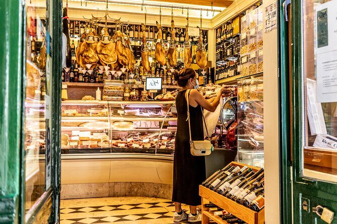 Private Tuktuk Tour with Portuguese Tapas and Wine - The Neighborhoods of Lisbon: Graça, São Vicente, and Baixa