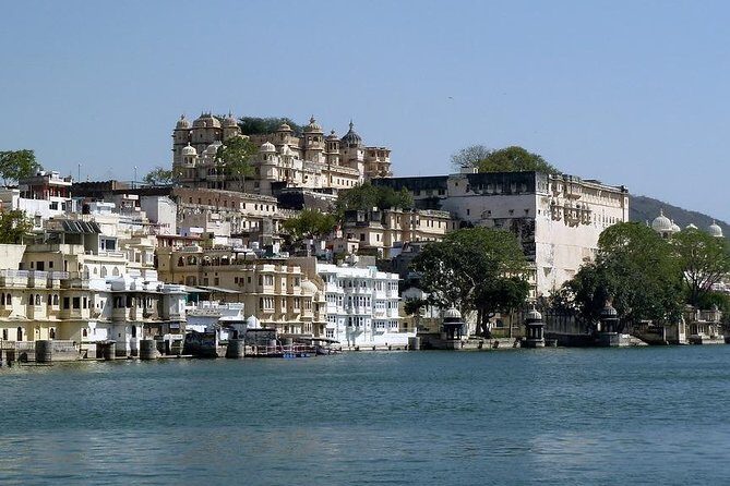 Private Udaipur Sightseeing Tour with Guide - Key Points