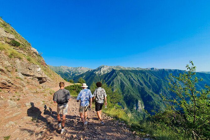 PRIVATE Umoljani Village - Lukomir Village Hike - Who should consider this hike?