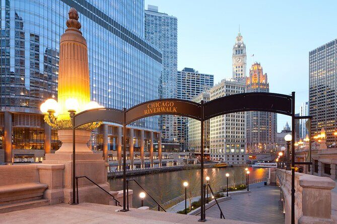 Private Vacation Photography Session with Local Photographer in Chicago - Key Points