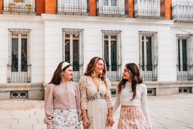 Private Vacation Photography Session with Photographer in Madrid - Authentic Madrid Through the Lens of a Local Photographer