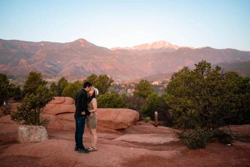 Private Vacation Photoshoot in Garden of the Gods - A Closer Look at the Experience