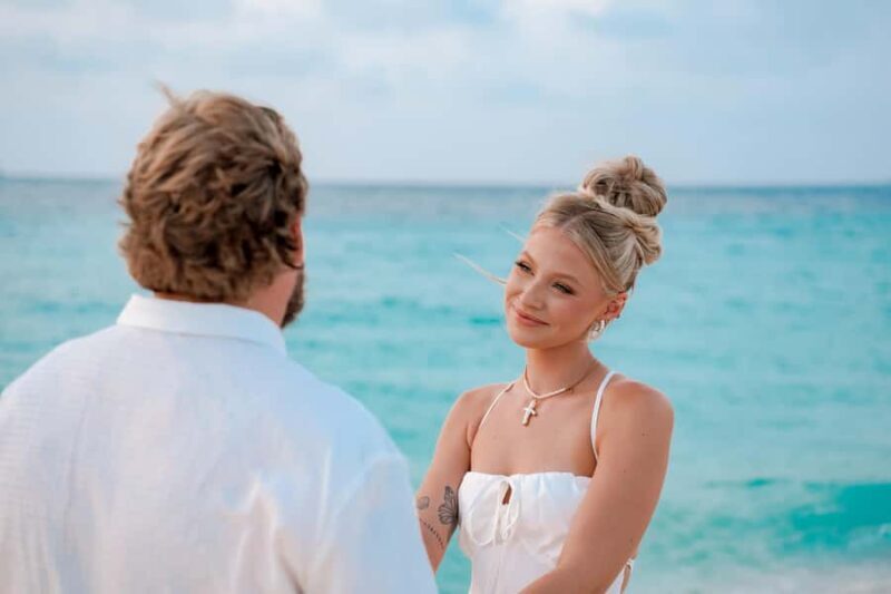 Private Vacation Photoshoot with Photographer in Cairns - Experience Overview