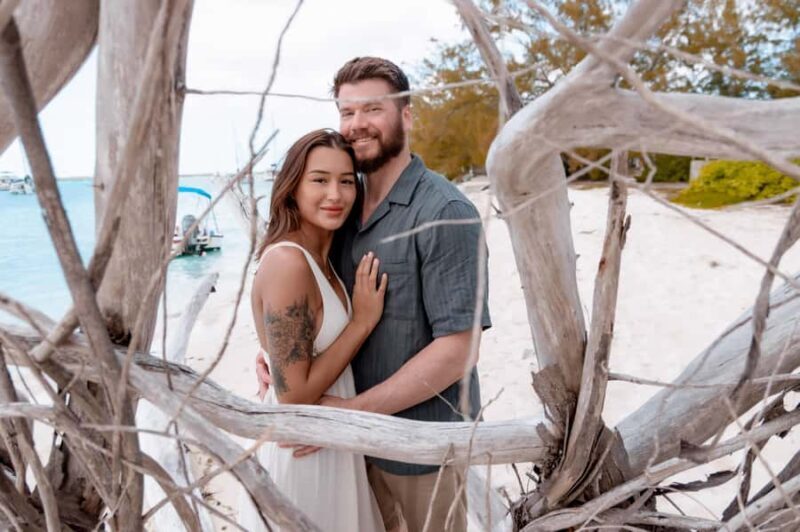 Private Vacation Photoshoot with Photographer in Oahu - Key Points