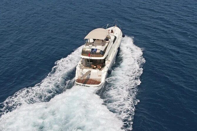 Private VIP Motoryacht Charter in Bodrum For 6 Hours With Lunch - Key Points