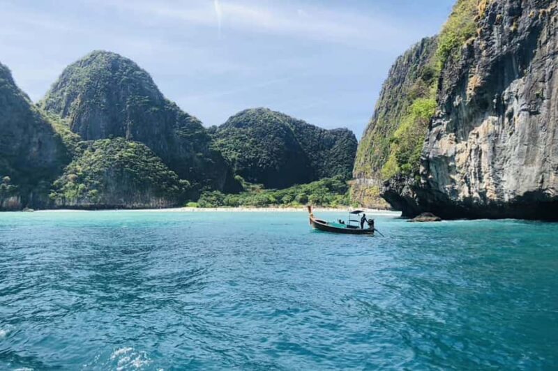 Private VIP Speed Boat Charter to Phi Phi Islands - An Introduction to the Experience